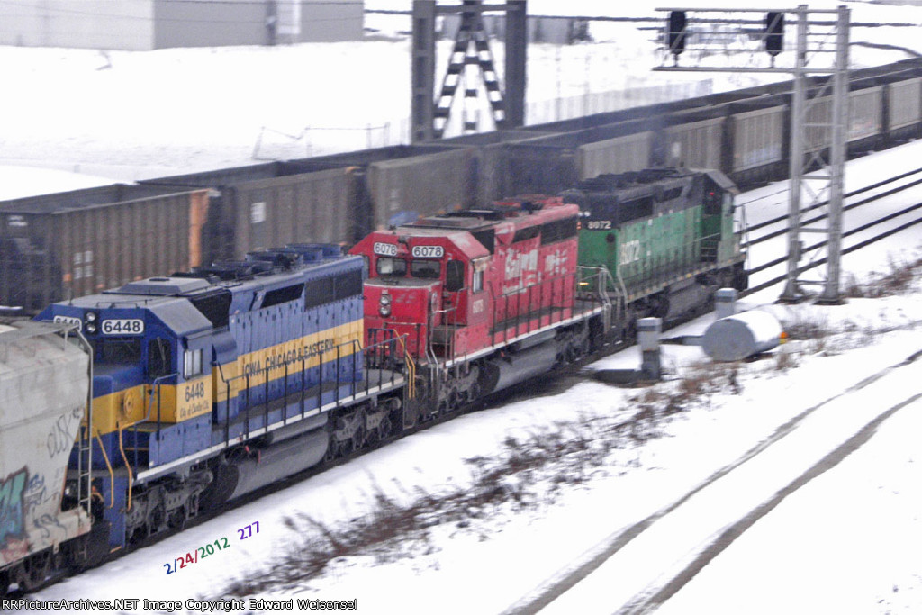 HLCX 8072 rolls 277 west from Muskego yard